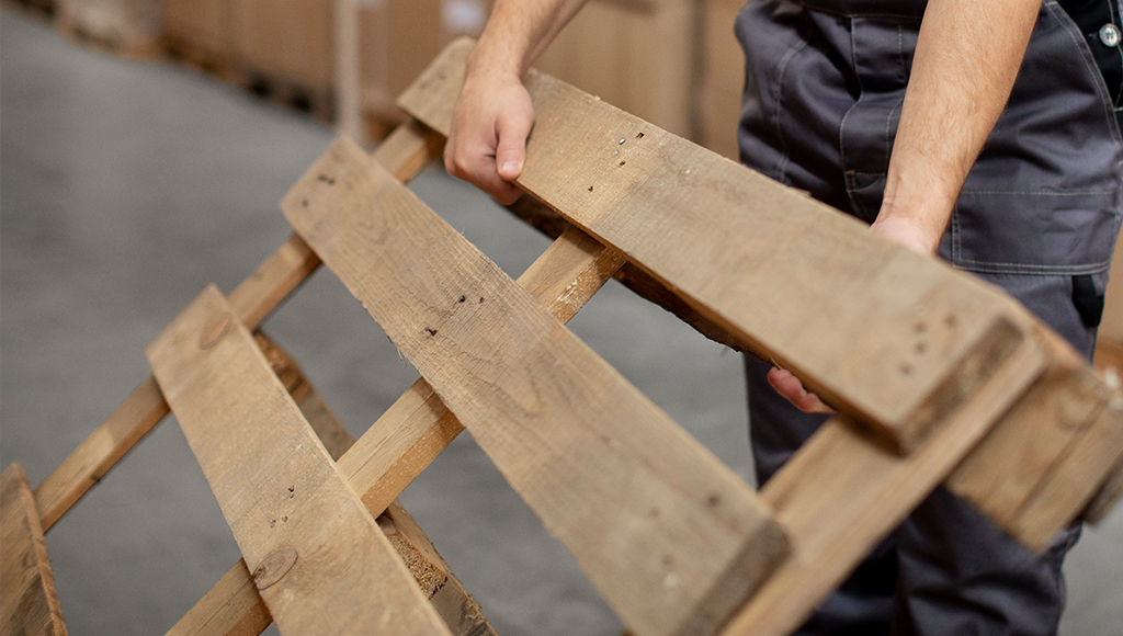 Guida pratica alla manutenzione e riparazione dei bancali in legno ...